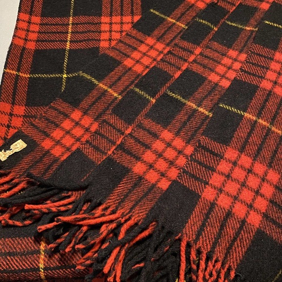 Unknown | Bedding | Vtg Scotland Pure Wool Red Plaid Throw Blanket ...